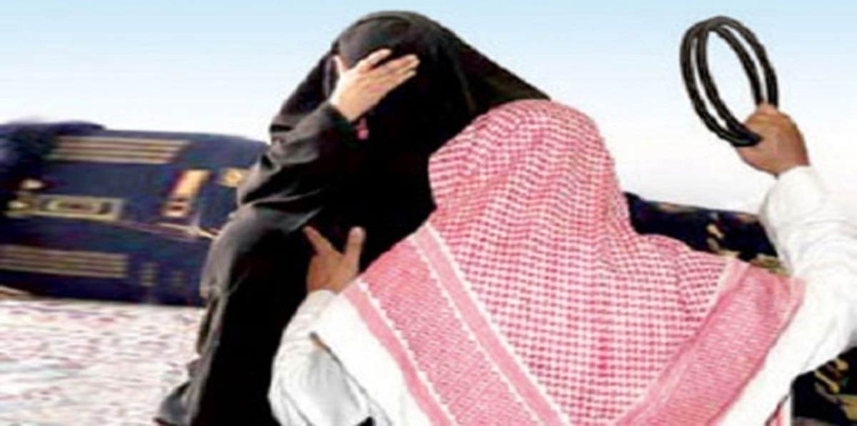 بالفيديو اعتداء جديد لرجل على امرأة في الشارع يثير غضبًا في السعودية