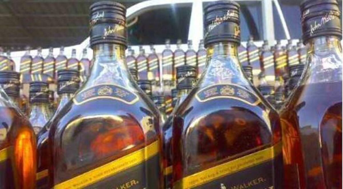 13 ألف زجاجة خمر مخصصة لاحتفالات الميلاد في الكويت | إرم نيوز